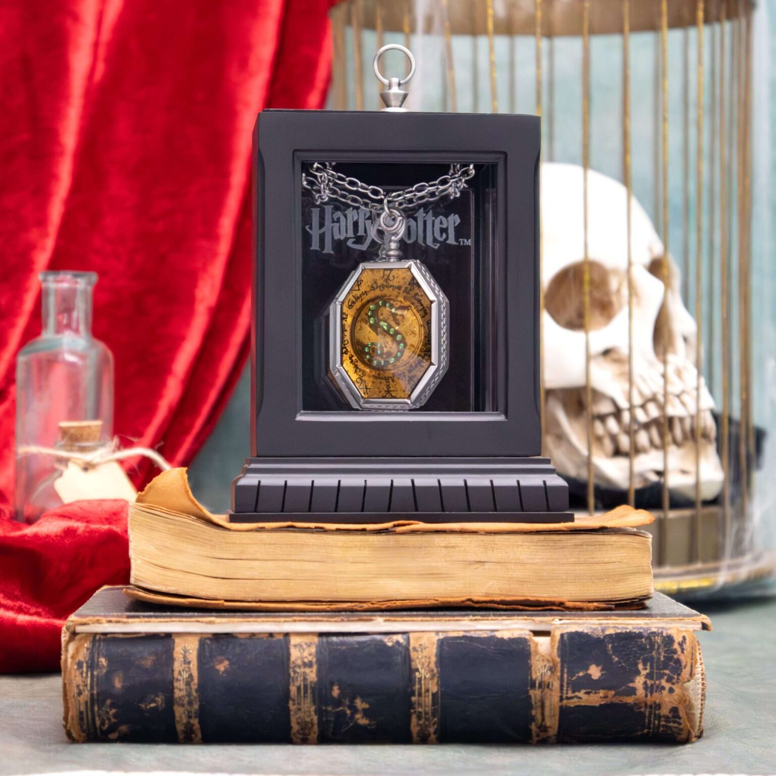 Harry Potter – Salazar Slytherin Locket – Comic Warehouse