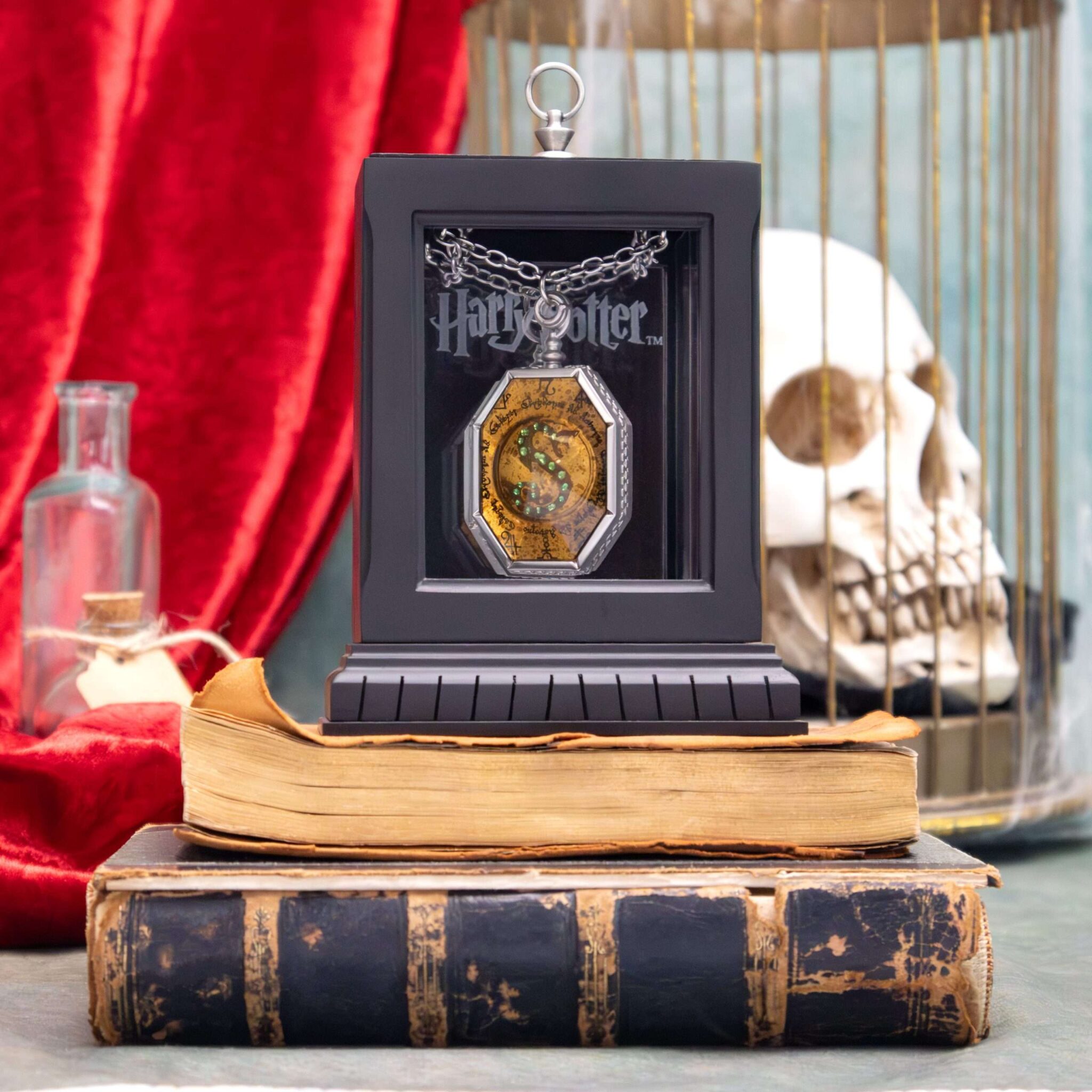 Harry Potter – Salazar Slytherin Locket – Comic Warehouse